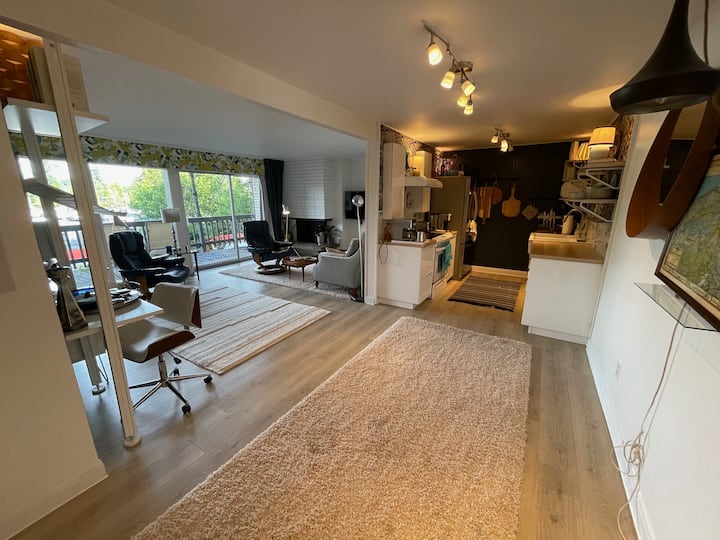 Mercer Island 1bd/1ba Condo - Mercer Island, WA