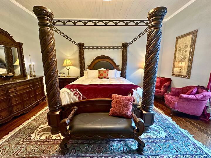 Stately Regency Room, Downtown Clayton Bnb - Clayton, NC