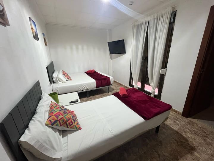 Habitación Triple Privada - Torrent