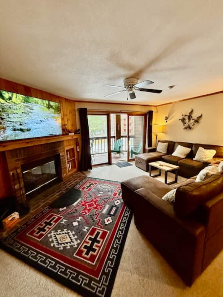River Mountainview Condo - 룬 산