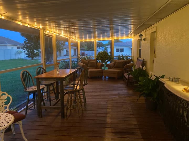 Cozy Launchpad; Melbourne Stay - Melbourne, FL
