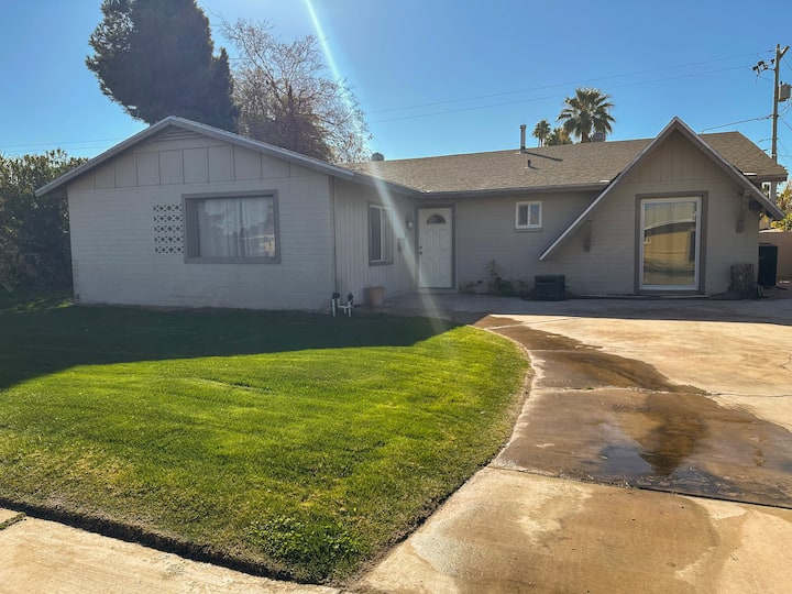 Centrally Located Lovely Home - Yuma, AZ