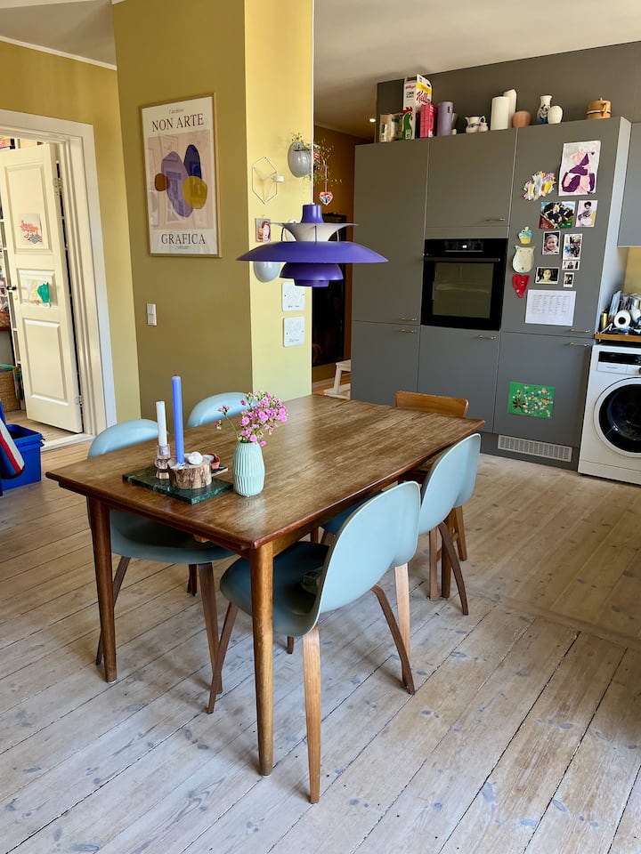 Unik Lys Perle Med Stor Altan - Copenhague