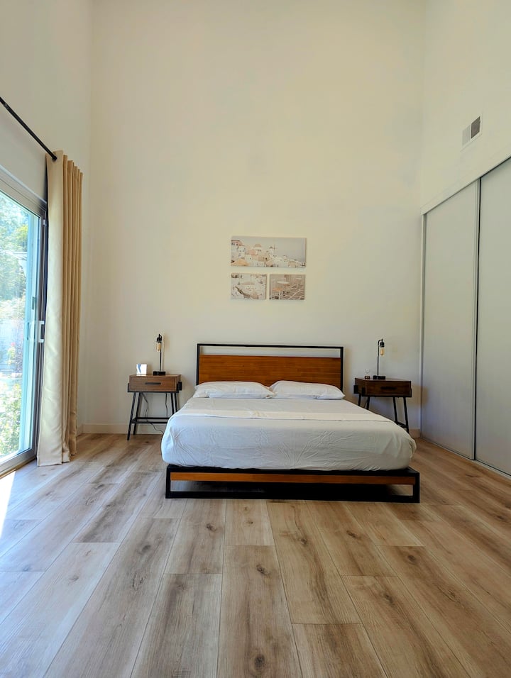 Private Entry Master Suite! - 西湖村