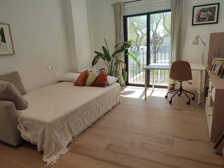 Habitación Amplia - Ciudad Real