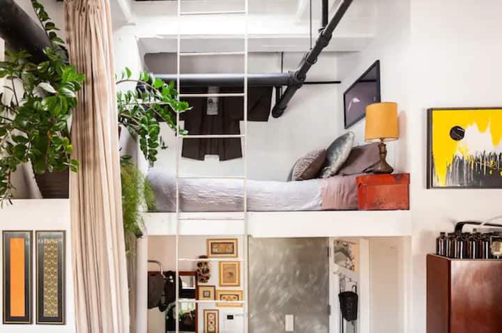 Sleeping Loft In Luxury Loft Apt - New York