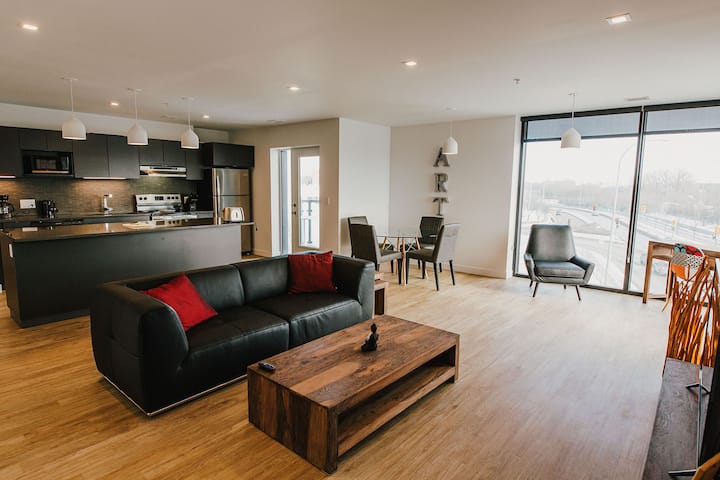 Modern Stradbrook 2 Bedroom - Winnipeg