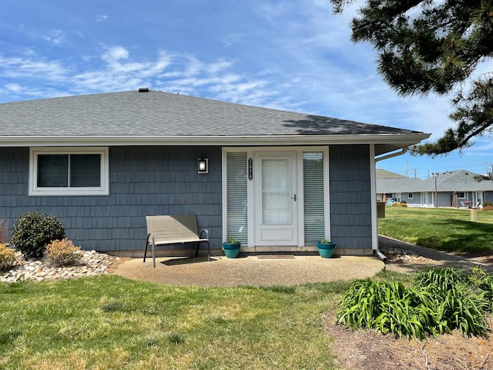 Exceptional North End Vb Condo - Virginia Beach, VA