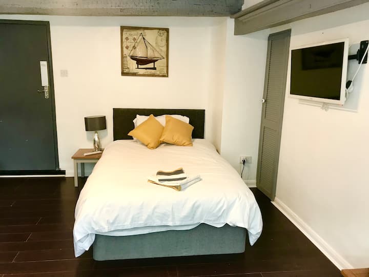 Studio Apartment,
Close To Ema - East Midlands Airport (EMA)
