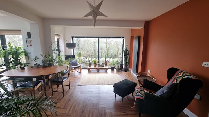 Modern & Tranquil Bungalow - Bristol