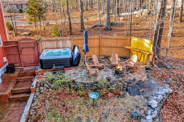 Cozy Mountaingetaway Near Bushkill W/hottub&sauna - Bushkill, PA