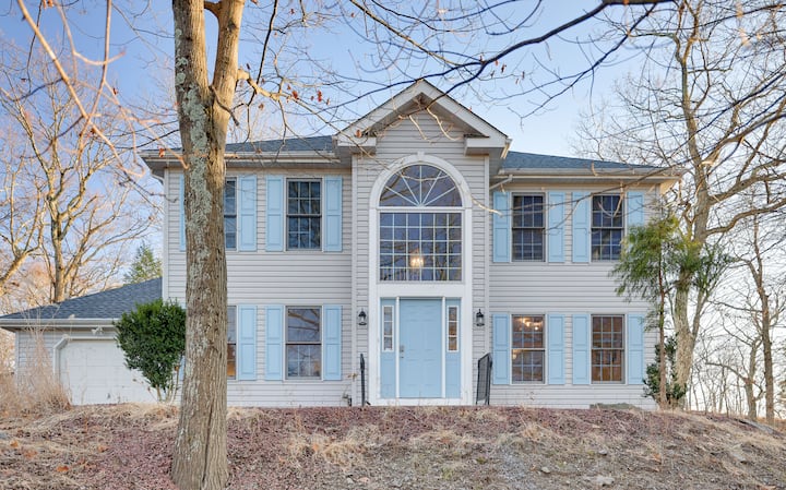 Serene Woodland Home– Your Ideal Fall Escape - East Stroudsburg, PA