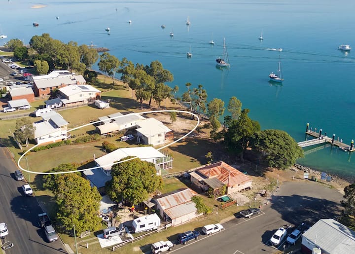 Bazza's Beach House - Burrum Heads
