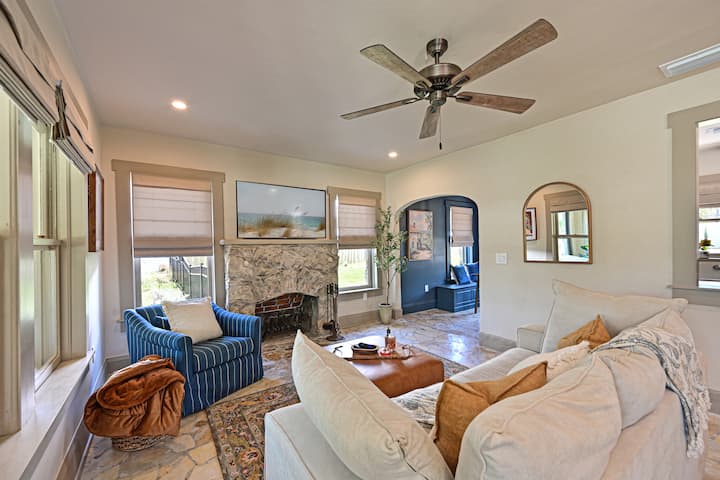 100 Yr Old Stone Home + Pool + 9 Miles To Beaches - Bradenton, FL