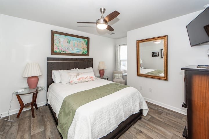 The Comfortable Pines Room - Summerville, SC