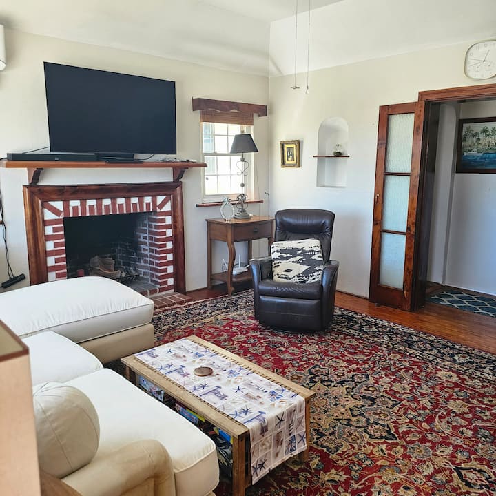 Views From 2-bed Home In Paget - Bermuda