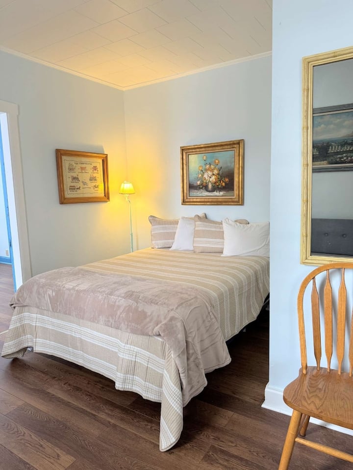 2 Bedroom Private Suite - Hermann, MO