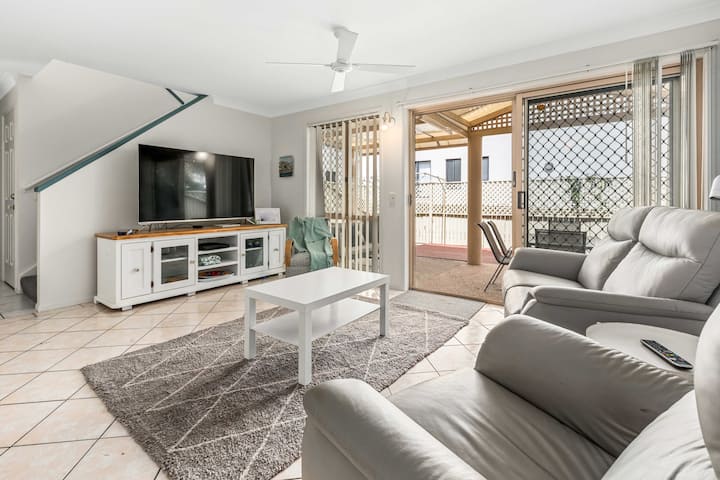 Mcnaughton Townhouse - Redcliffe