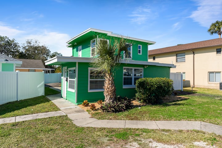Updated/cozy/4 Miles To Beach - Daytona Beach, FL