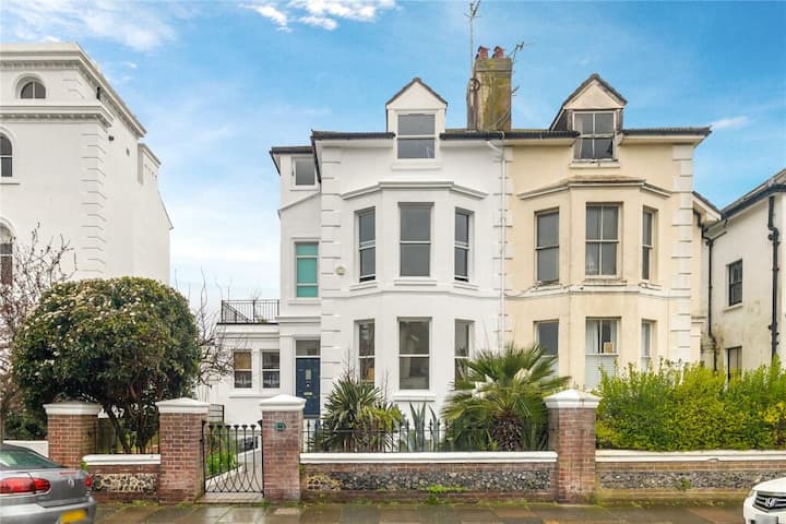Fantastic Location, Close To Beach & Restaurants - Hove