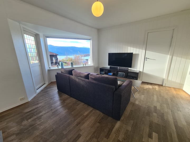 Hus Med 6 Soverom - Alesund