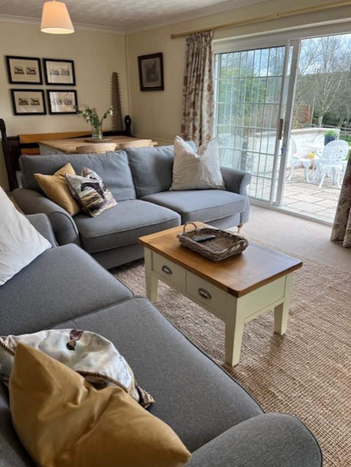 Tranquil Devon Farm Stay. - Honiton