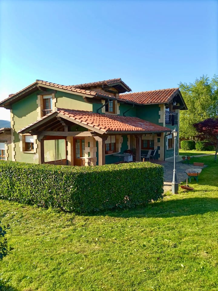 Chalet Con Zona De Asador En Quijas - Santillana del Mar
