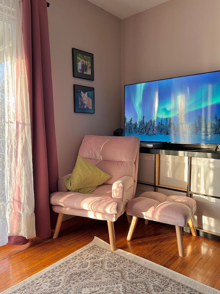 Charming Uptown Apartment - Kitchener, ON, Canada