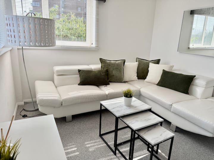 Cardiff Bay Escape – Stunning Views & Free Parking - 카디프