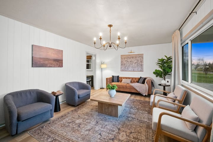 3br | Indoor Hot Tub | Min From Nrg | Fire Pit - Fayetteville, WV