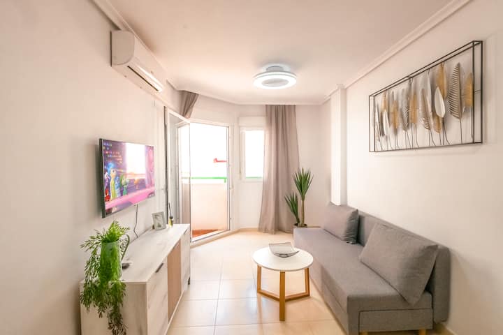 Exclusive Beachfront Apartment | Prime Location - Torrevieja