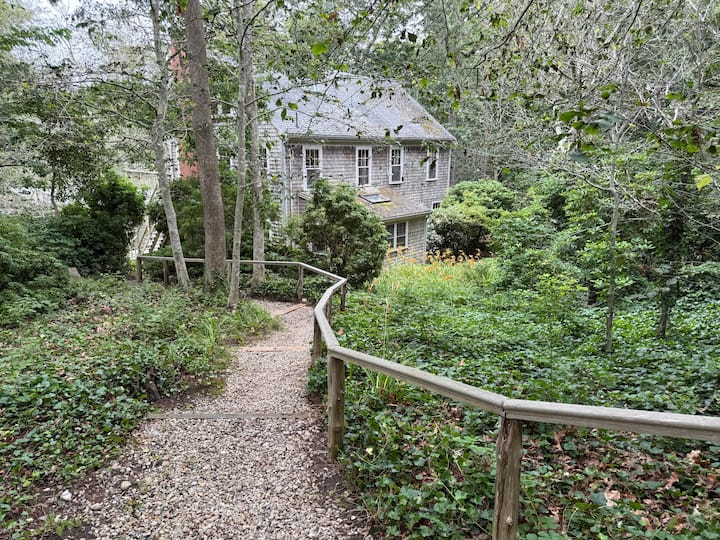 Harbor Hill House - Oak Bluffs, MA