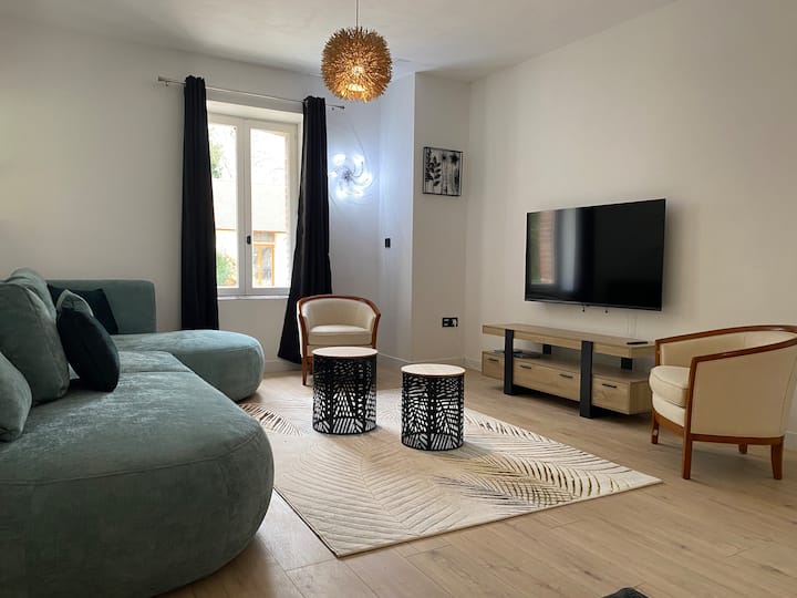 La Lodge, 8 People, 4 Bedrooms, Pool, Park - Auvergne