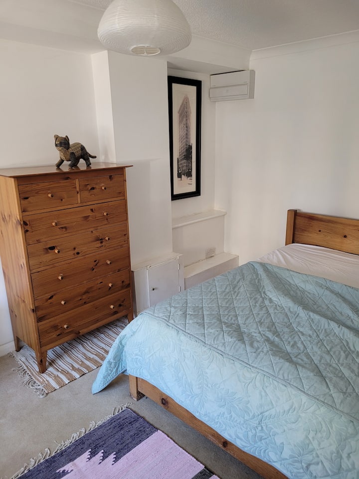 Room For Rent In Guildford - Godalming