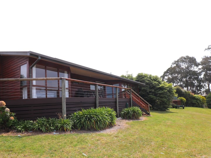 Stunning Lake Views - Mallacoota