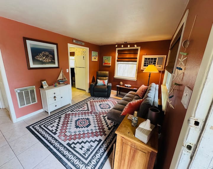 Ocean Oasis | Minutes To Beach | Downtown Ozona - Pinellas County, FL
