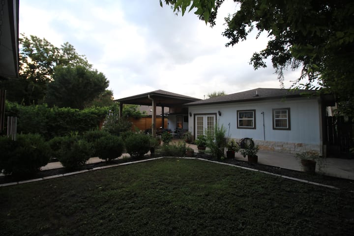 South East Oasis - Austin, TX