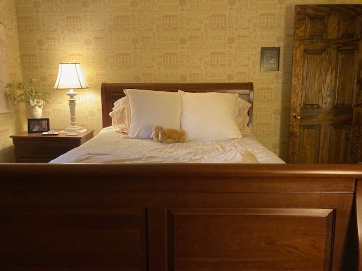 Room In Beautiful, Unique Home! - Lewisburg, PA
