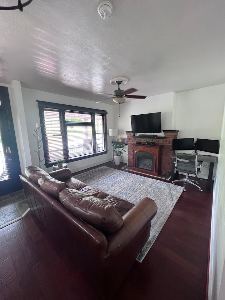 Condo Sits In Front Of Utcapitol - Salt Lake City, UT