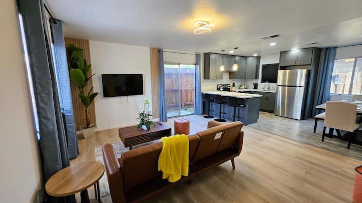 Cozy Family Home - Self Check In - Clovis, CA