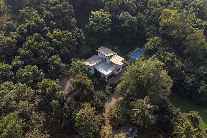 Stayvista At Kia Ora W/ Bbq, Bonfire, Pool - Karjat
