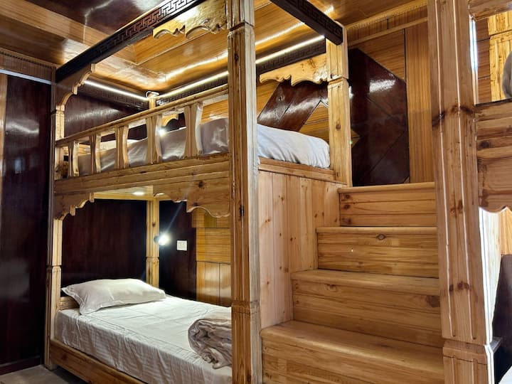 Nezer Hostel & Roof Top: Mixed Dormitory - Leh