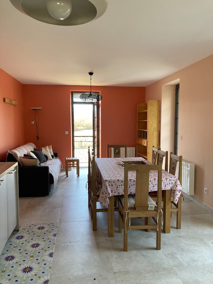 Appartement Rénové Avec Vaste Terrasse - Lac du Bourget