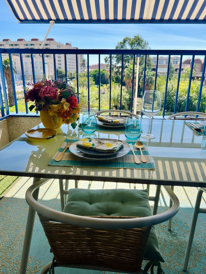 Beachfront Family Apt – Pool - Valencia