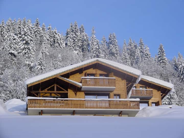 Chalet Nomad-les Gets -Sleeps 14 - 萊熱