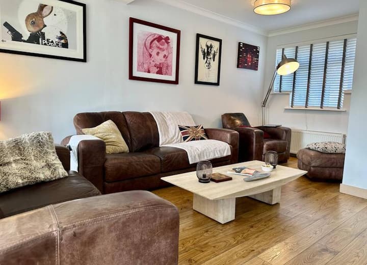 Spacious One Bed, One Bathroom With Garden - Hampton