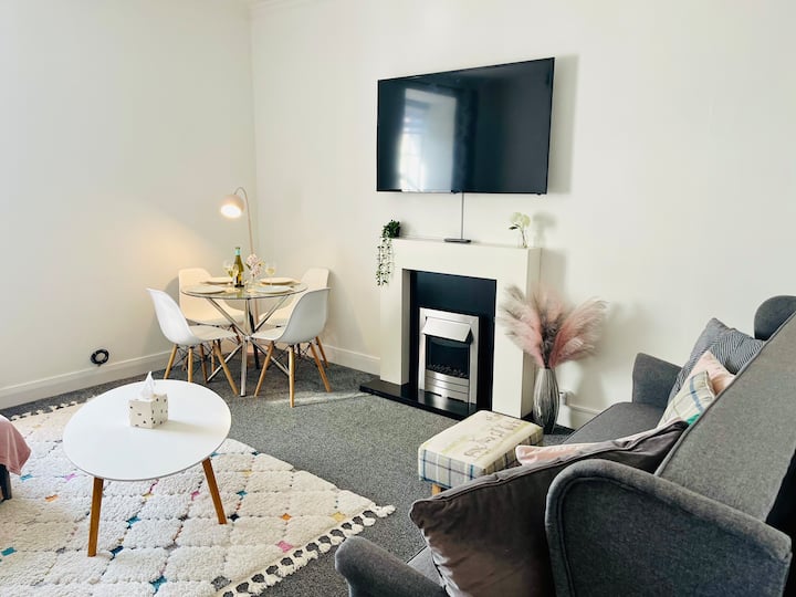 Central & Modern - Private Terrace - Dog Friendly - Aberdeen