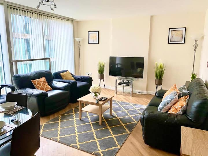 Superb 2-bed Flat Central Mk - Milton Keynes