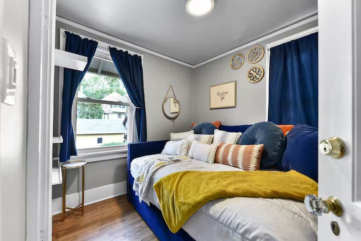 Cozy Daybed Room Near Medceneter - Nebraska