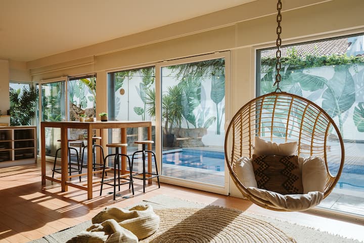*Female-only Amazing Sea View Premium Shared 6-bed - Ericeira